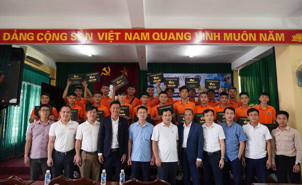 Lễ trao bằng lớp KTV chẩn đoán điện ô tô hiện đại - VATC